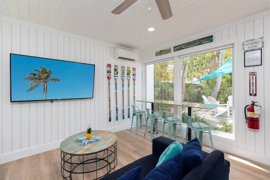 Hidden Gem Duplex In Heart Of Islamorada! Sleeps 8 - Islamorada, FL