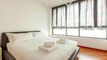 Apartamento | Cortinas/cortinados opacos, ferro/tábua de engomar, Wi-fi grátis