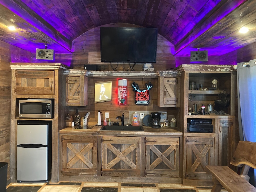 Iron Horse Lakes - Remote Getaway Near Wichita, Newton And Hutchinson, Ks - Kansas