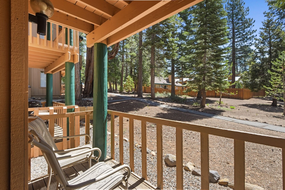 Kings Run Retreat Patio - Truckee, CA