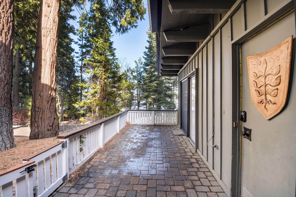 Waters Edge Escape Patio W/ Bbq, Near Beach - Tahoe City, CA