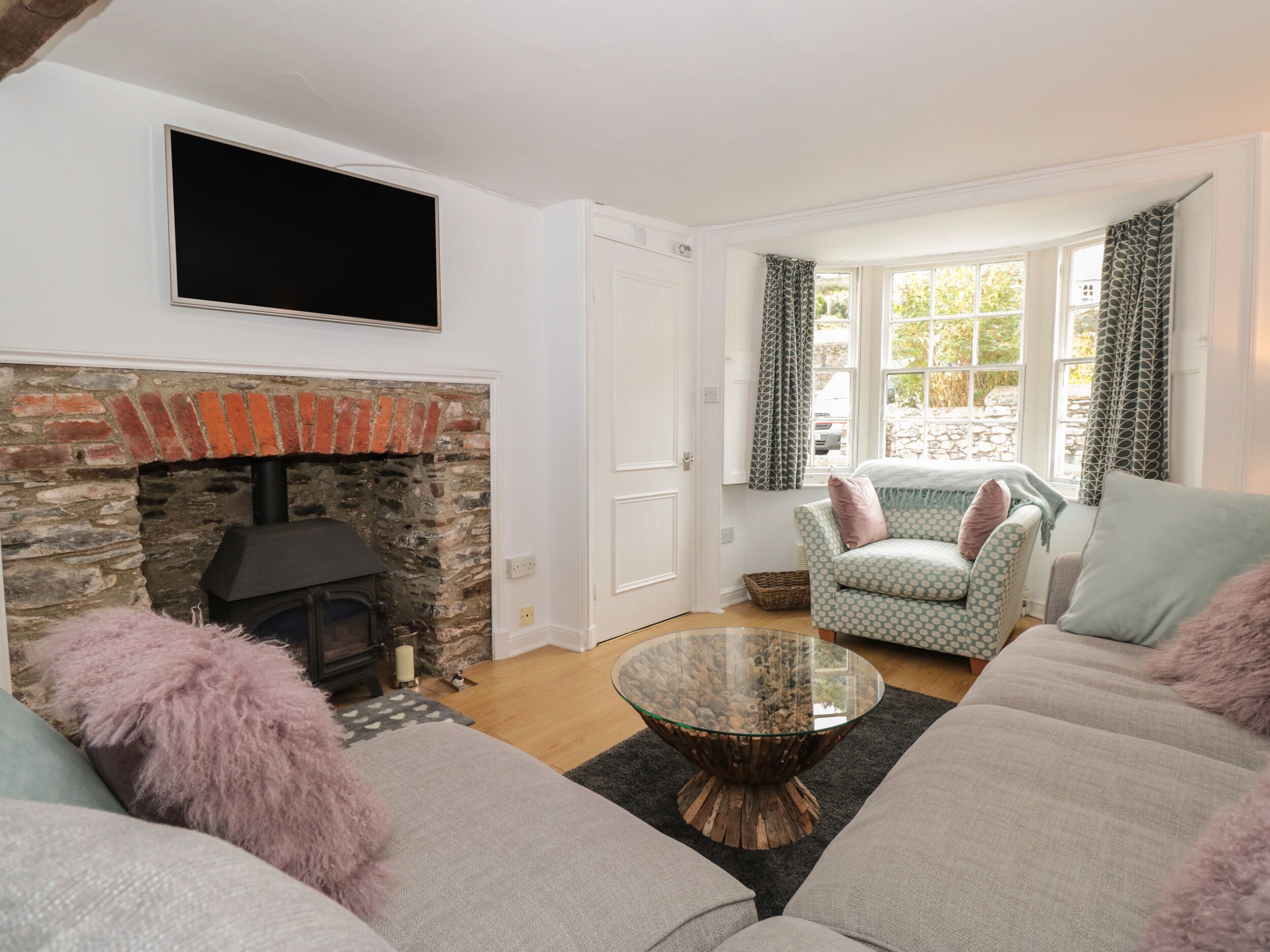 Nookie Cottage, Pet Friendly, Character Holiday Cottage In Dartmouth - Dartmouth