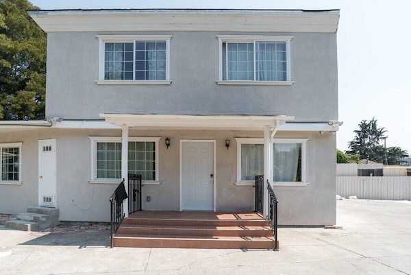 4b3b Gated House Near Zoo Coliseum Fwy Bart | 2402 - 오클랜드