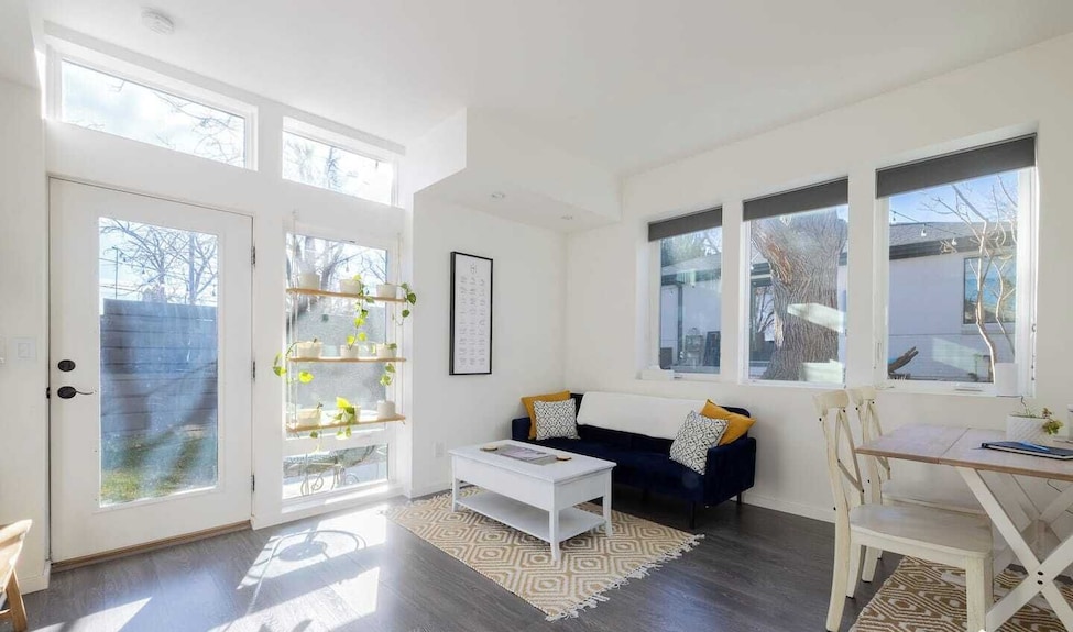 Sunny Carriage House In Denver Patio + Firepit - Denver, CO