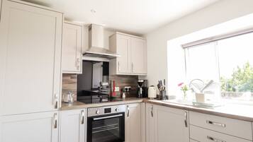 Casa de Campo | Cozinha privada | Um frigorífico, uma chaleira elétrica, uma torradeira