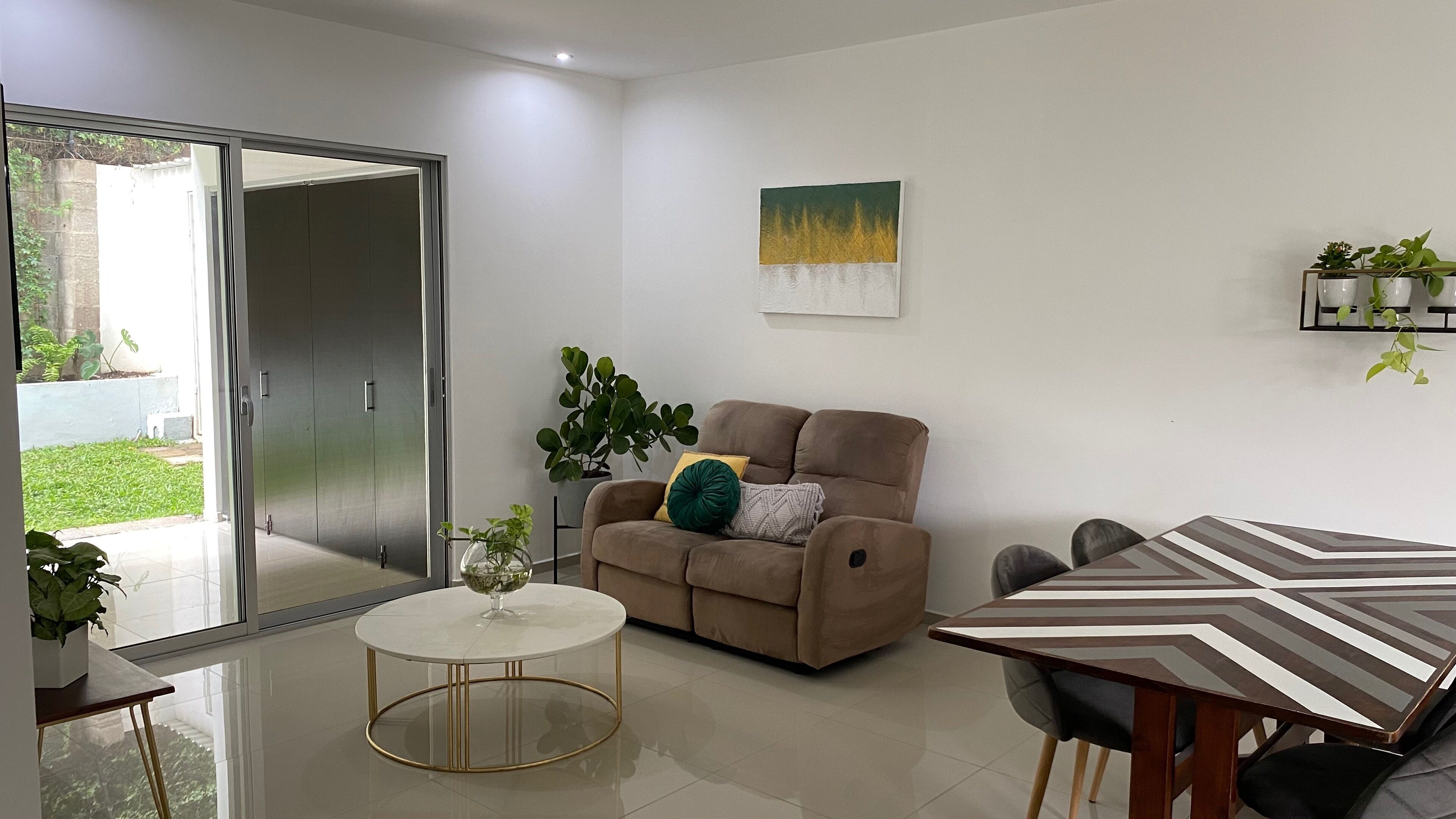 Modern, Spacious Y And Private Garden, - San José