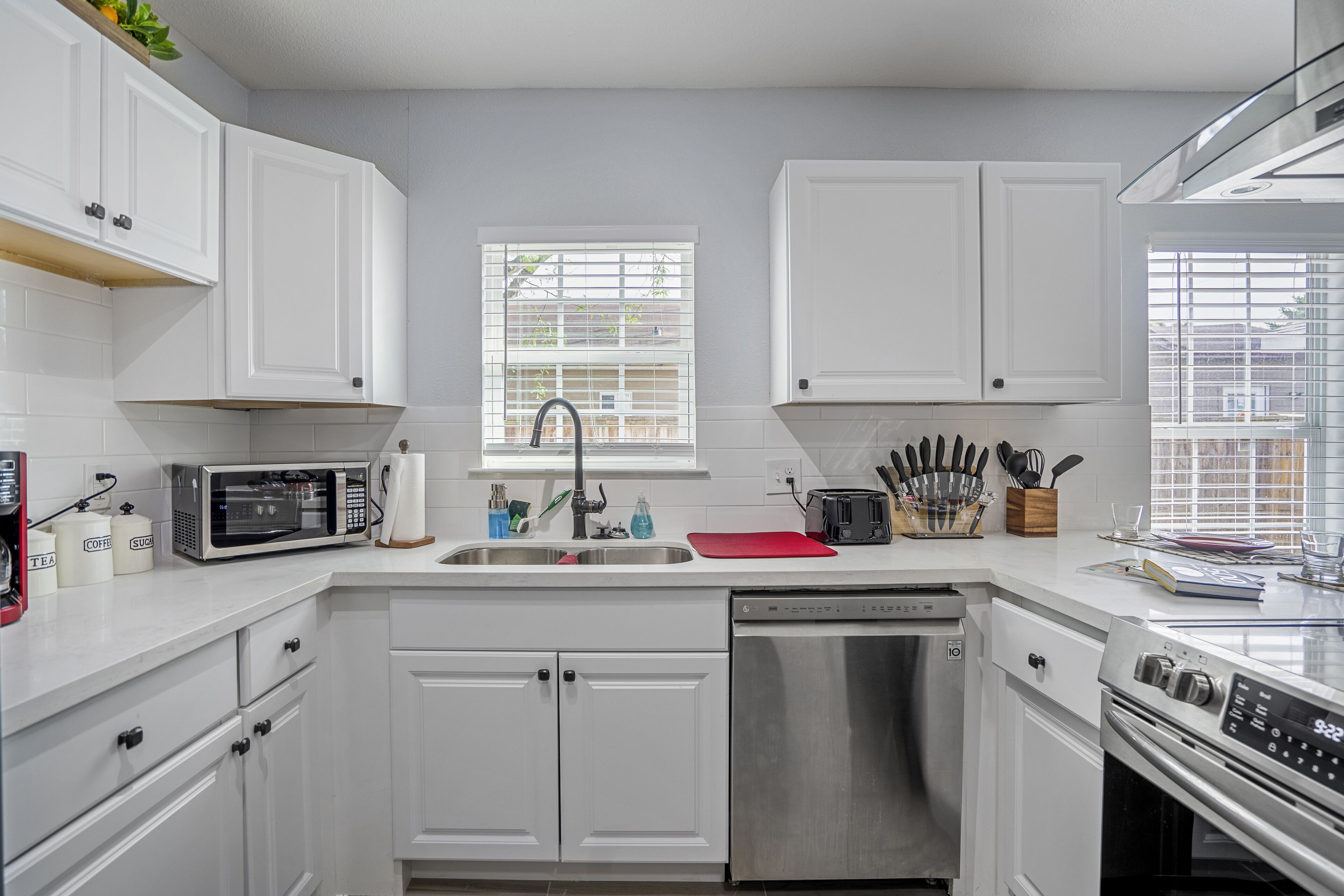 The Blue Farmhouse, A beautiful 3bd 2ba Home, Houston, TX Vacation ...