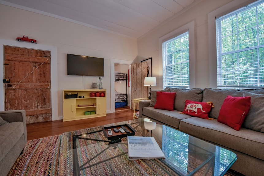 Historic Buzzard Roost On The Lake - Stay On Lake Tuscaloosa! - Tuscaloosa, AL