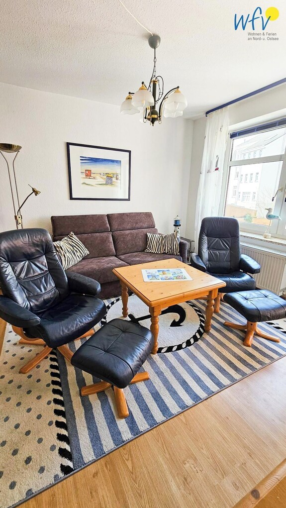 Strandhus Vacation Apartment 12 On Borkum: Cozy Accommodation With A Sunny Balcony - Borkum