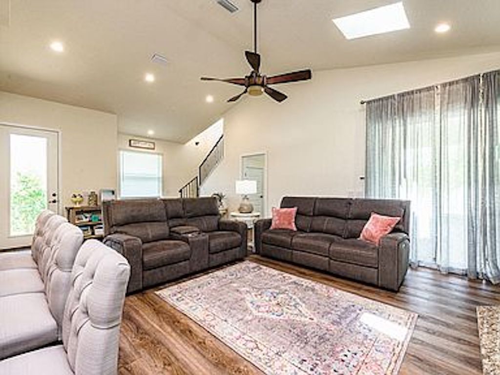 Master On 1st Floor! Stylish Beach House Steps From Ormond Beach & Near Daytona - Ormond Beach, FL