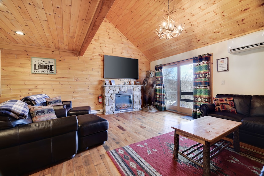 Camelback Cabins 103 In Poconos Ski On Off Block Parking Level No Steps To Unit - Tannersville, PA