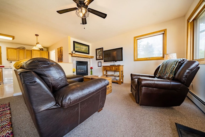 Hot Tub, Fireplace & Deck Near National Park - Estes Park