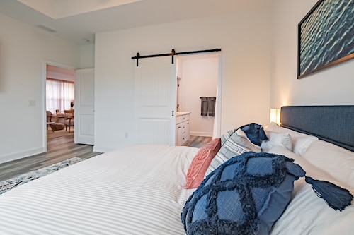 Beach-vibe Flamingo House --- 5 Min From Beach! - Perdido Key, FL