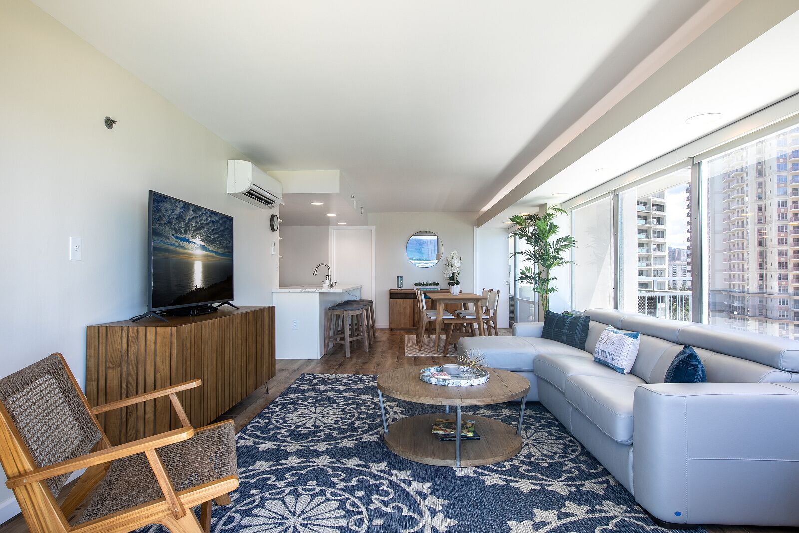 Stunning Direct Ocean & Lagoon Views  Luxury 2br/2ba, 2 Lanais At The Ilikai - O‘ahu, HI