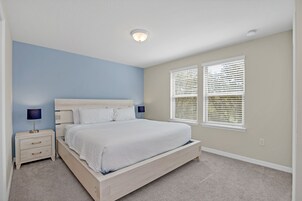 Casa (5 Bedrooms) | 5 quartos, berços grátis, roupa de cama