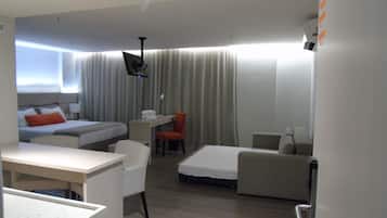 Quarto Triplo | 1 quarto, minibar, secretária