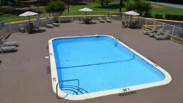 Piscina externa sazonal