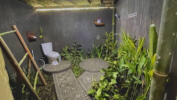 Quarto luxo | Banheiro | Chuveiro, ducha de hidromassagem, toalhas de banho