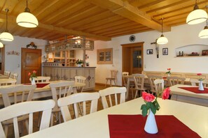 Café da manhã continental grátis todos os dias