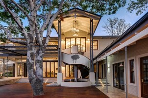 Fachada da propriedade