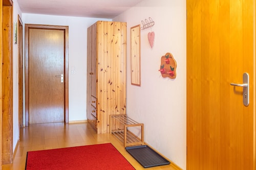 Apartment "Haus Möst" Mit Bergblick, Wlan, Balkon Und Garten - Simonswald
