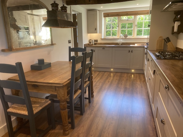 Victory Cottage 5* Gold - Chocolate Box Cottage - Rutland
