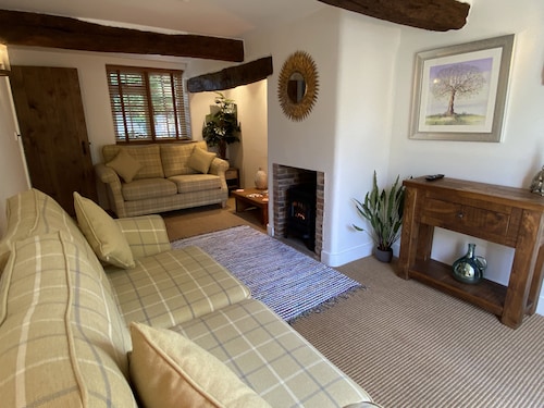 5* Gold Beautiful Thatched Chocolate Box Cottage - Rutland