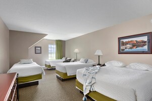 Quarto, várias camas (TCFABV) | 1 quarto, Wi-Fi, roupa de cama