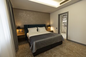 Apartamento Deluxe, 1 cama king-size e sofá-cama, não fumadores, Vista para a cidade | Lençóis de algodão egípcio, roupa de alta qualidade 