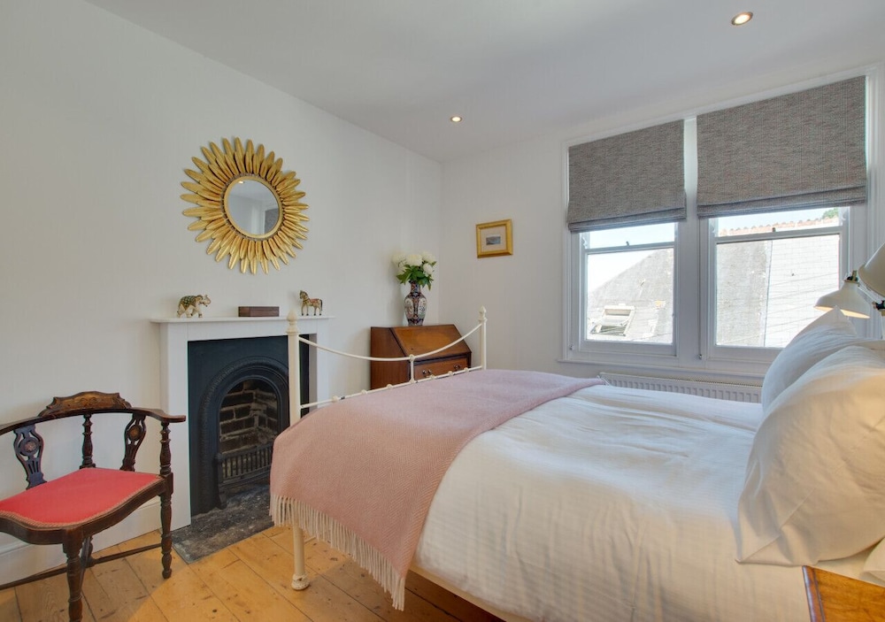 North End House - Four Bedroom House, Sleeps 7 - Fowey
