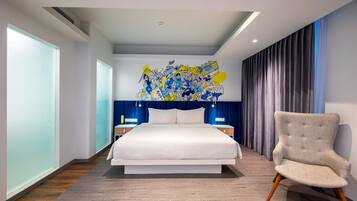 Suite (YELLO) | 1 quarto, minibar, cofre no quarto, secretária