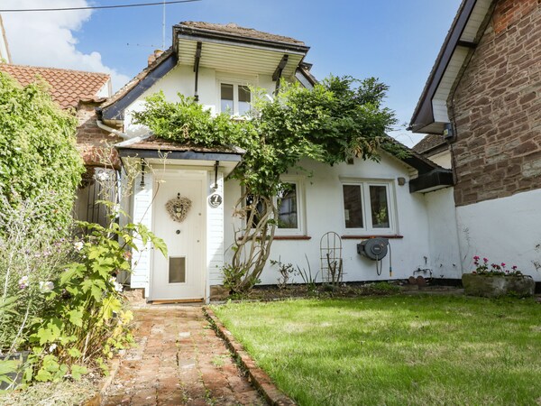 Old Pump Cottage - Ross-on-Wye