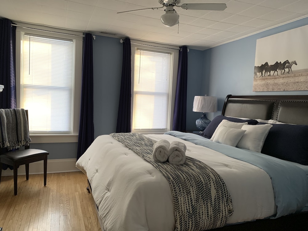 The York House - Crystal Beach, ON, Canada