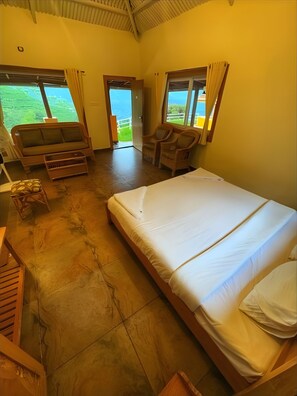 Quarto superior | Wi-Fi de cortesia, roupa de cama
