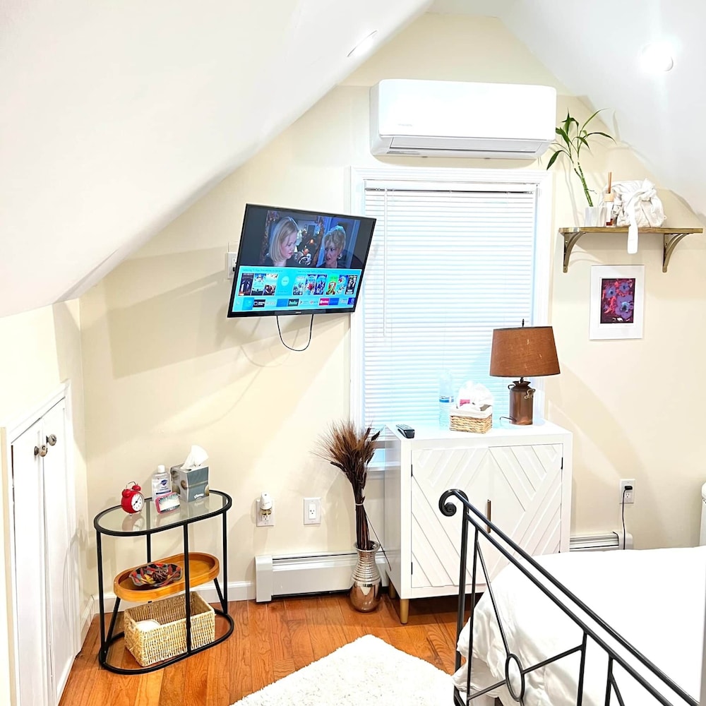 Private Queen Bedrm, Events, Petpally, Ltr, Mtr, Str - Deer Park, NY