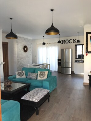 Villa, 3 quartos, varanda, vista para o jardim | Sala de estar