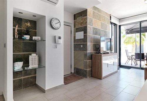 Casa Vacanze Villa Oasis Hill' Con Due Piscine Condivise, Aria Condizionata E Wi-fi. - Cabo Roig