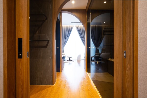 Suíte (Twin) | Cofres nos quartos, individualmente decorados