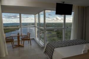 Suíte júnior, vista para o oceano | Roupas de cama antialérgicas, cofres nos quartos