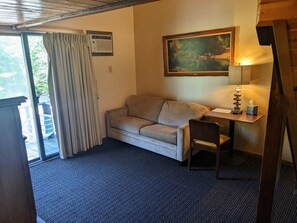 Quarto Económico, 2 camas individuais, varanda, no edifício anexo | Cortinas/cortinados opacos, ferro/tábua de engomar, Wi-fi grátis 