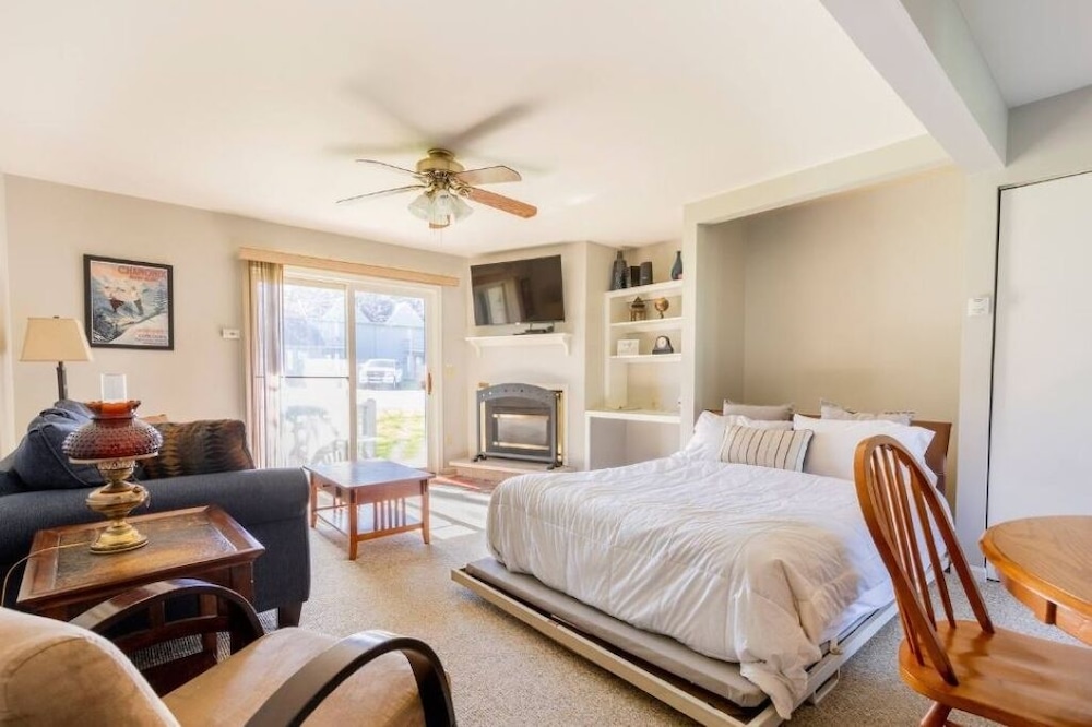⛰️☀️ Skiing, Hiking, Village Of Ellicottville Mountain Escape - Seneca Allegany Resort & Casino