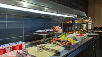 Pequeno-almoço tipo buffet diário incluído