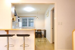 Casa família, para não fumantes | Cozinha privada | Geladeira, micro-ondas, cooktop, cafeteira/chaleira