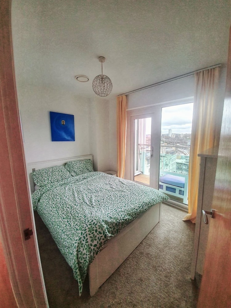 Bright & Luxurious Flat With Skyline View - 埃塞克斯