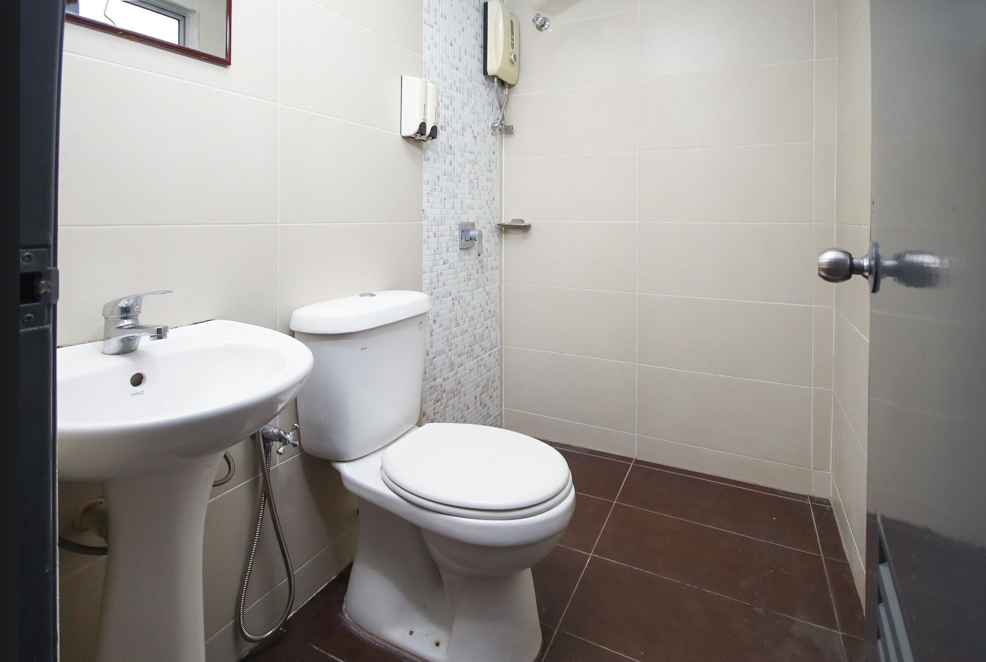 Um polibã, toalhas fornecidas 