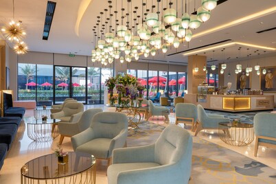 Maani Muscat Hotel & Apartments