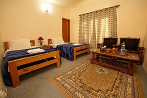 Quarto Duplo Deluxe | Ferro/tábua de engomar, Wi-fi grátis 