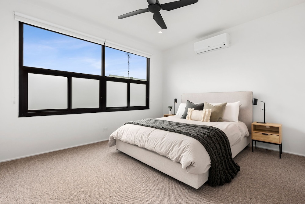 Luxury Townhouse In The Middle Of Town. - Barwon Heads