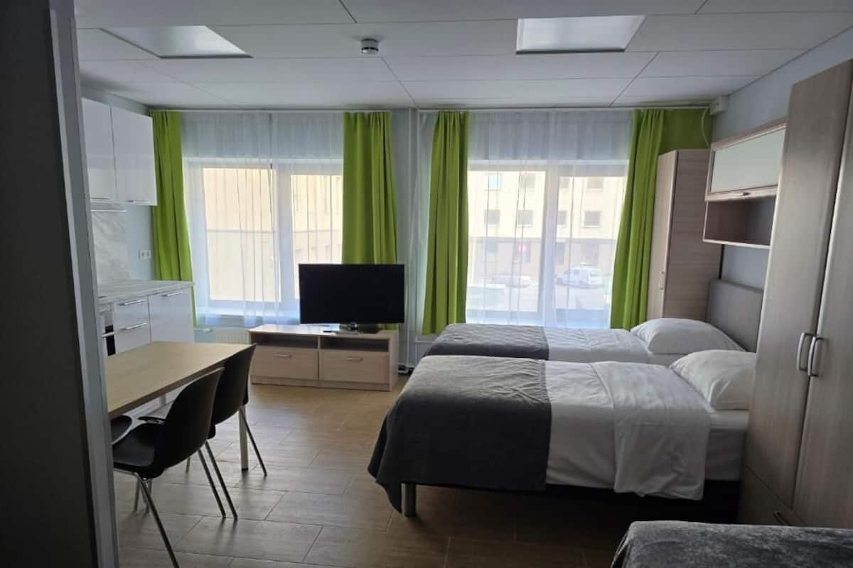 Quarto Triplo (Advanced Triple) | Berço de viagem, Wi-fi grátis, roupa de cama fornecida