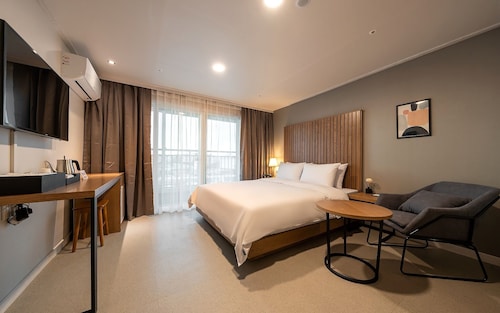 Songtan Hotel Corner Inn - 신장동